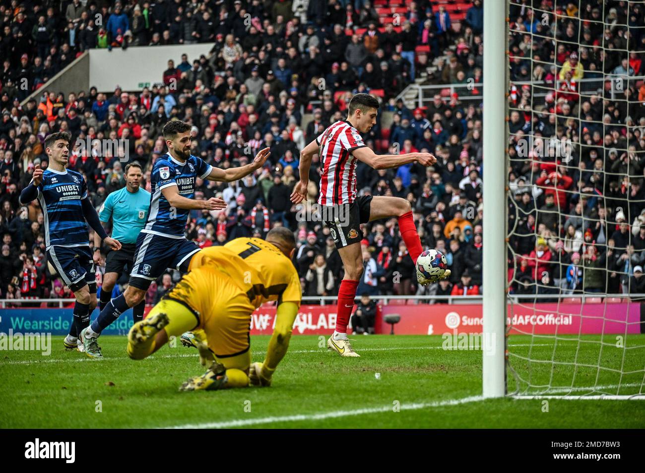 Ross Stewart scores Sunderland AFC's first goal against Middlesbrough ...