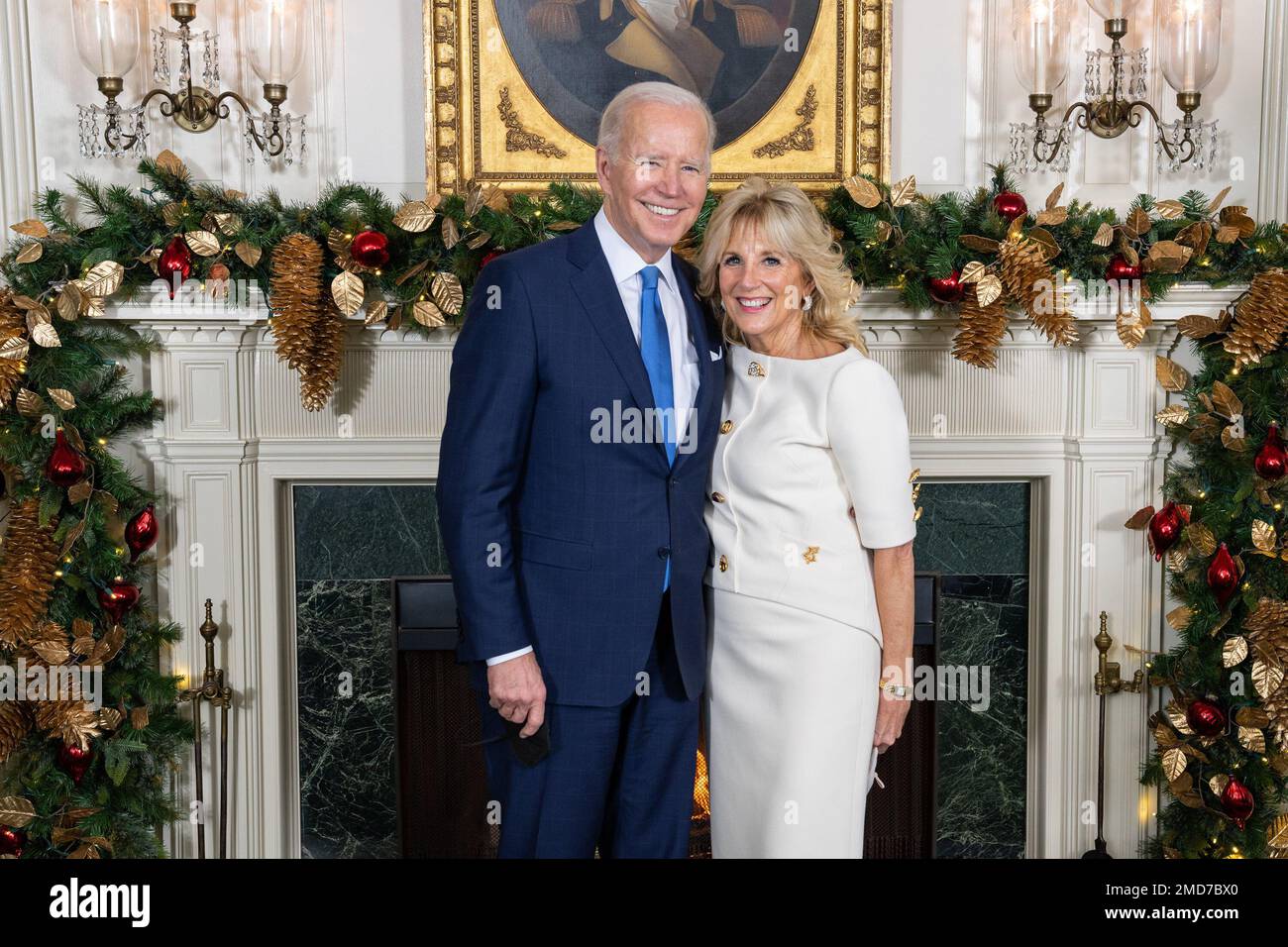 Reportage: President Joe Biden and First Lady Jill Bide pose for a ...