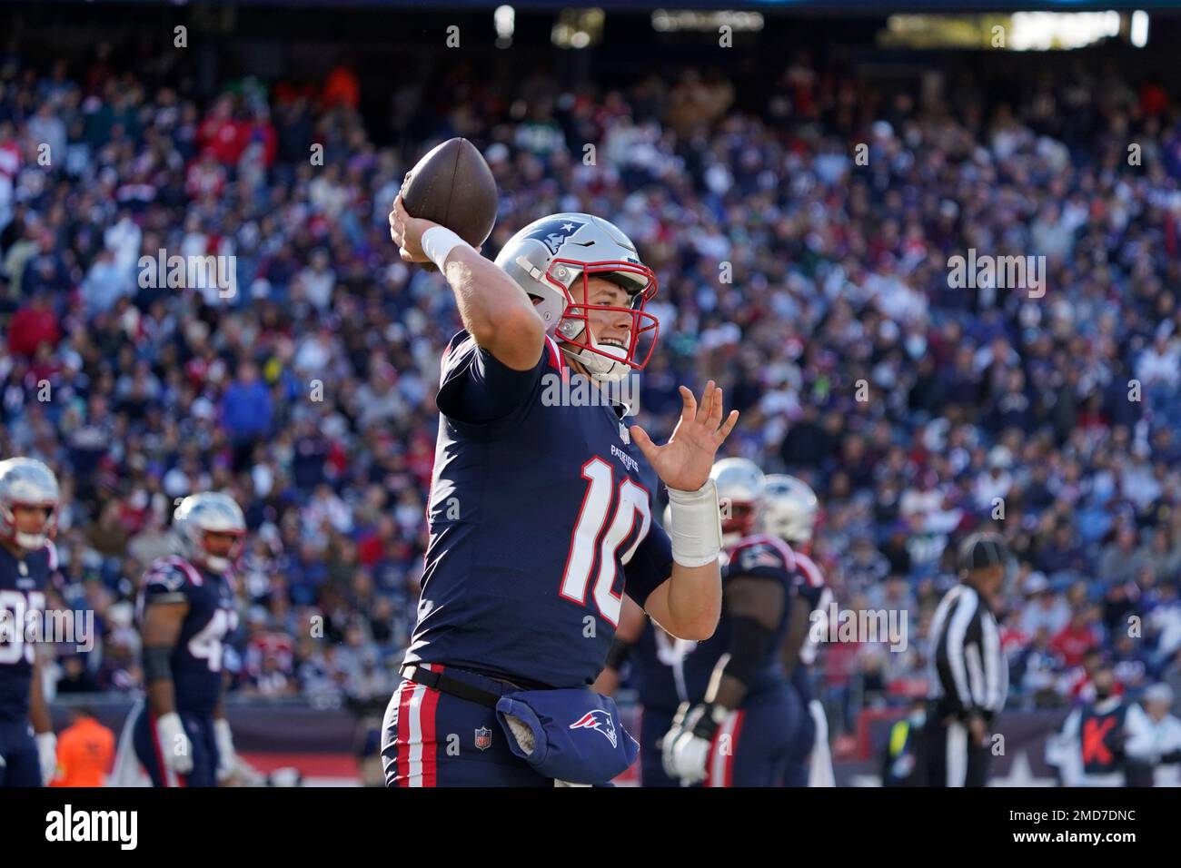 New England Patriots quarterback Mac Jones (10) throws during the ...