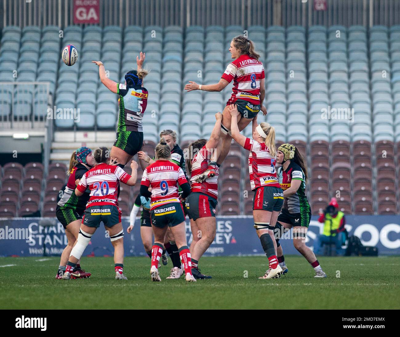 Twickenham Stoop, ENGLAND : Sarah Bonar of Harlequins wins the lineout ...