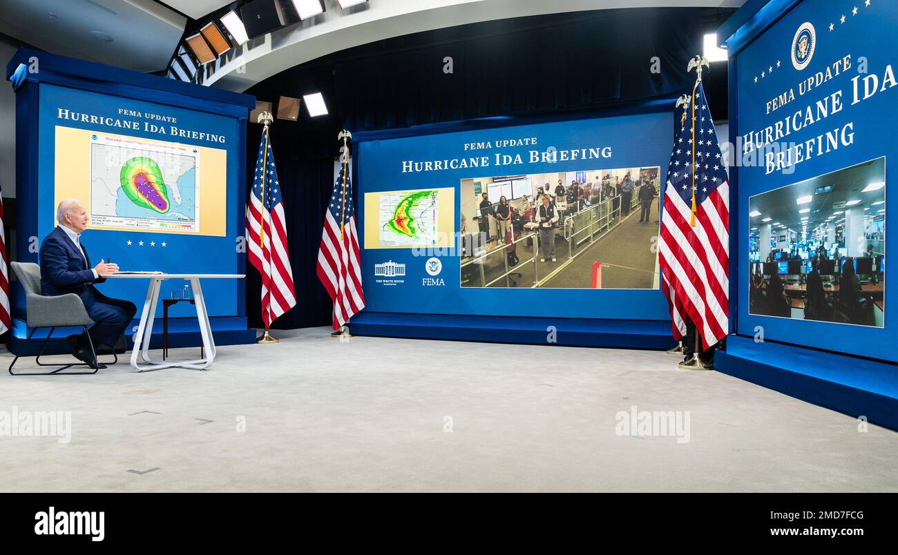 Reportage: President Joe Biden receives a briefing on Hurricane Ida ...