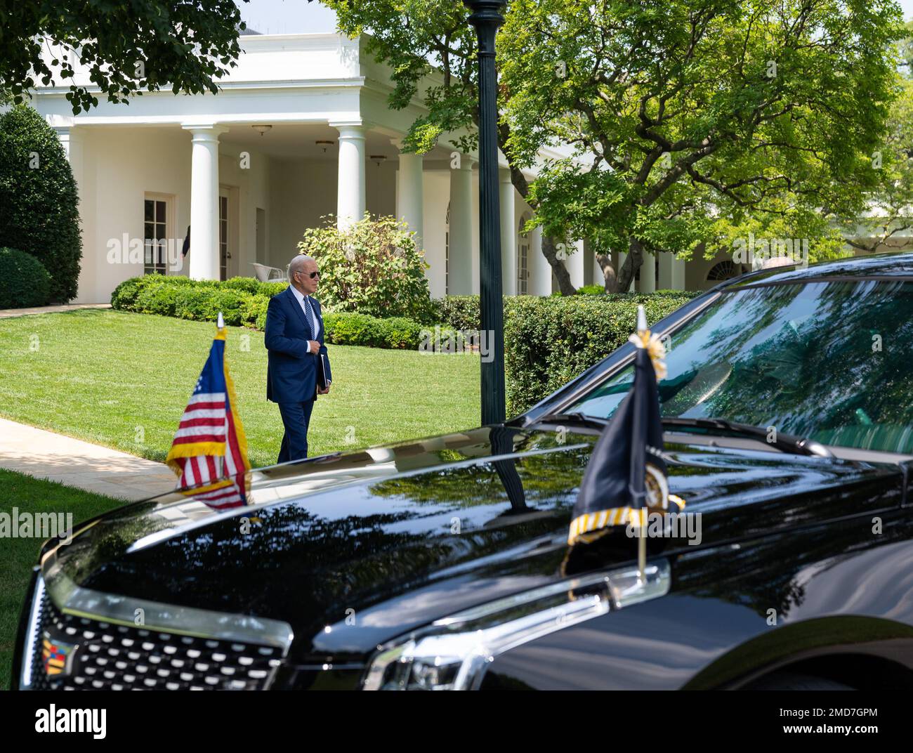 Reportage: President Joe Biden walks from the Oval Office of the White ...
