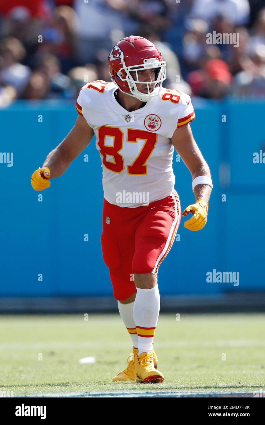 Kansas City Chiefs tight end Travis Kelce (87) plays against the ...