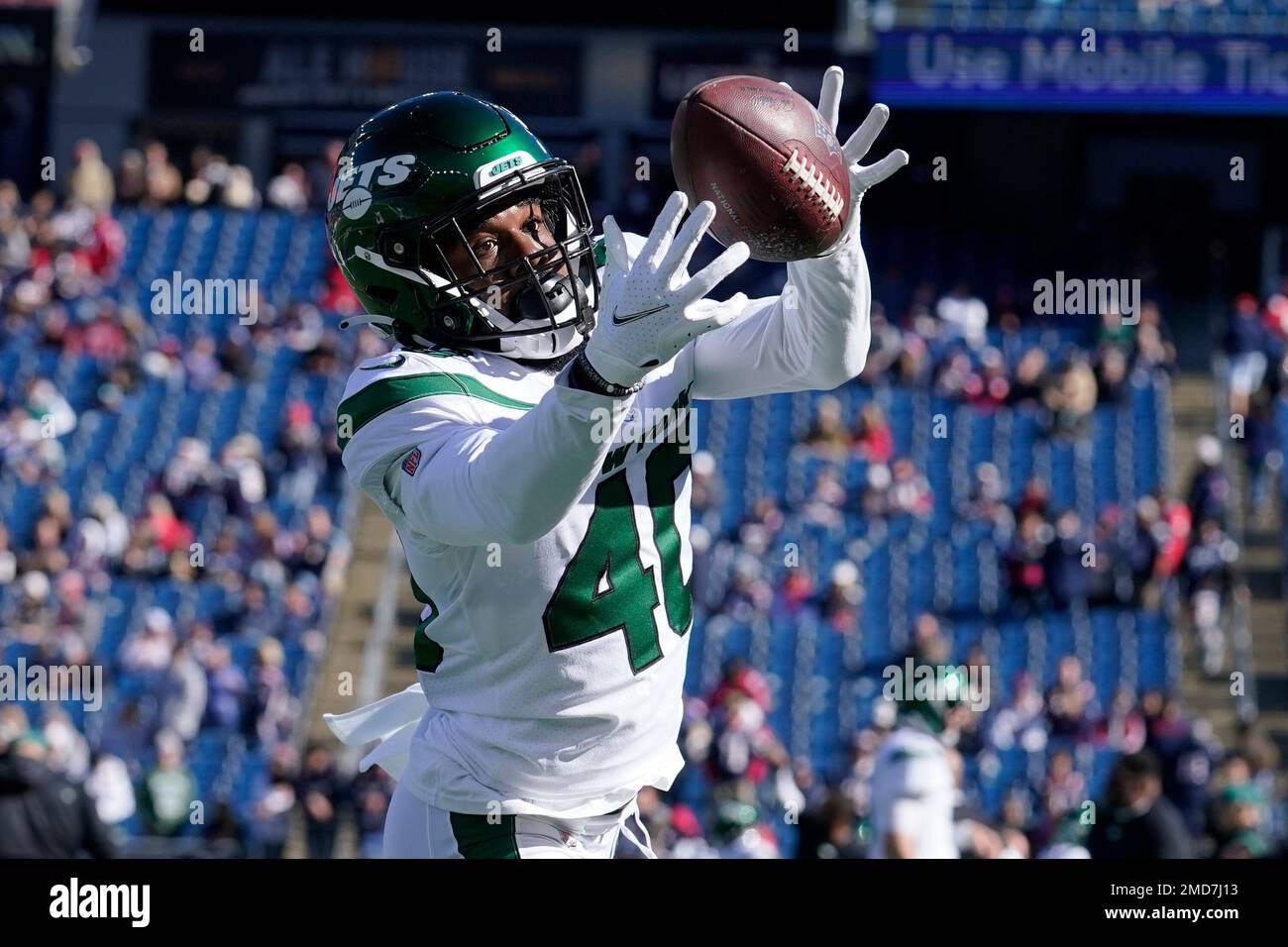 New York Jets cornerback Javelin Guidry (40) grabs the ball prior to an ...