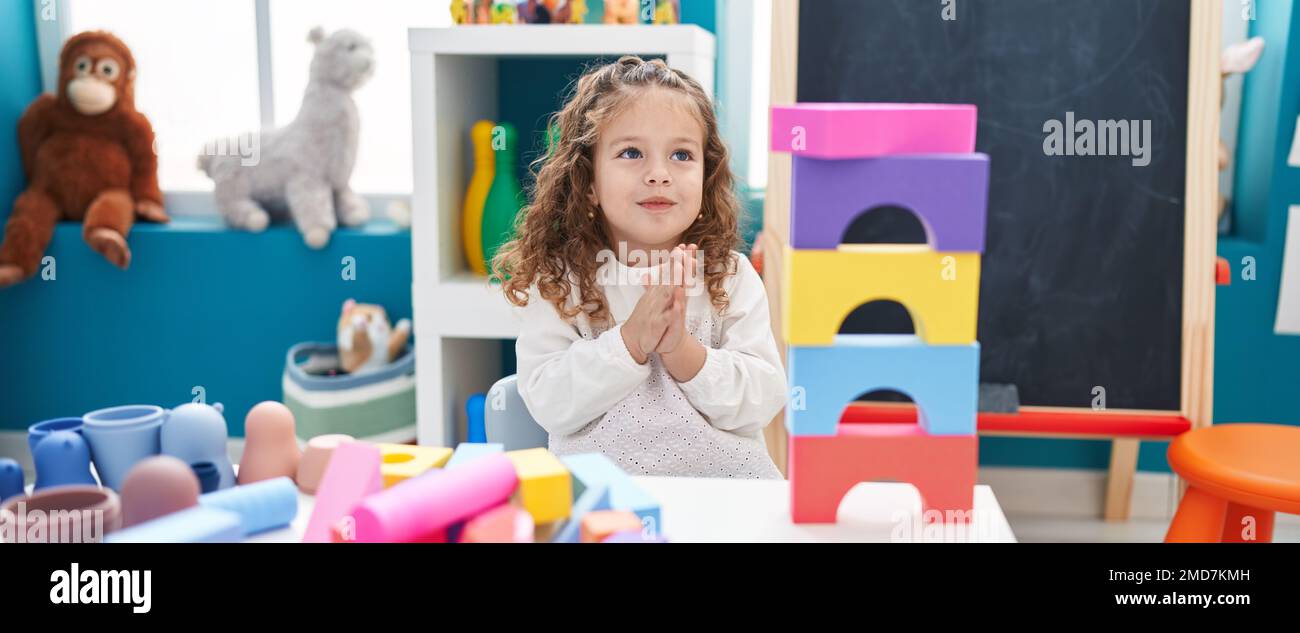 Preschool clapping hands standing hi-res stock photography and images ...