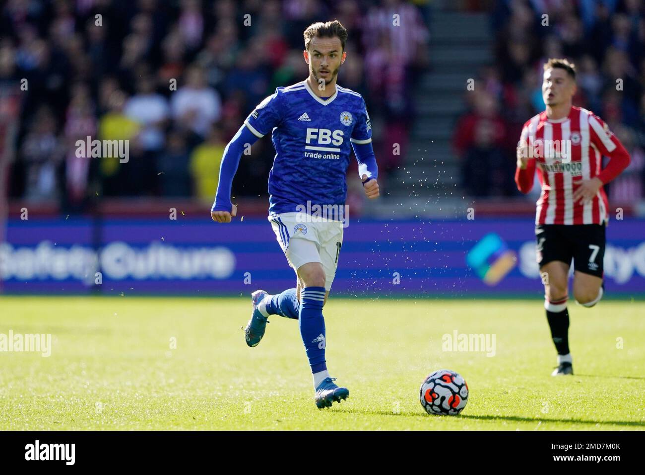 James maddison brentford hi-res stock photography and images - Alamy