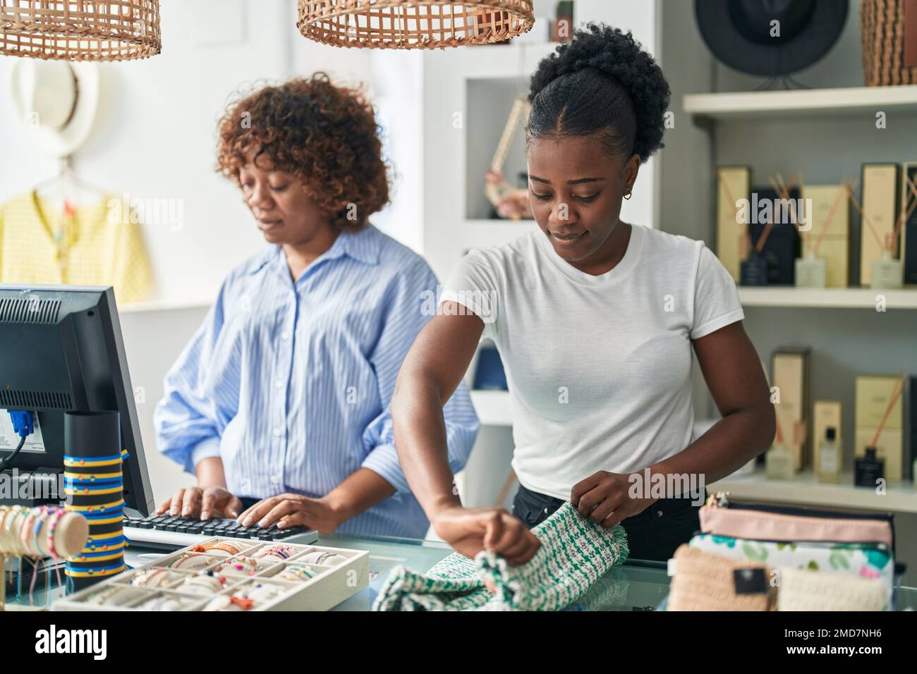American shop workers serious hi-res stock photography and images - Alamy