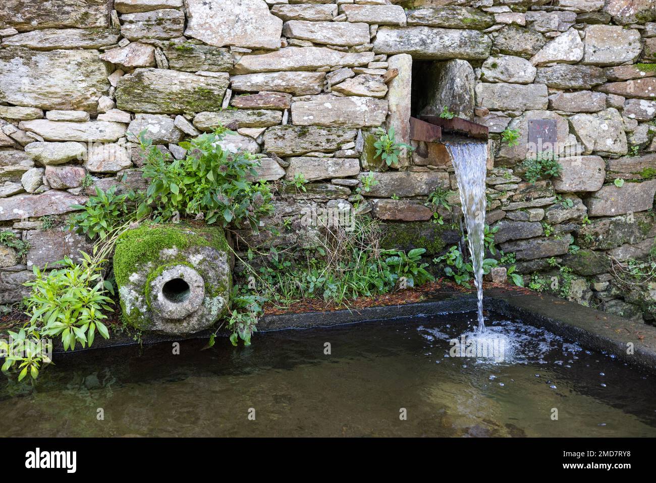 Stone wall fountain in Santiago de Compostela Stock Photo - Alamy