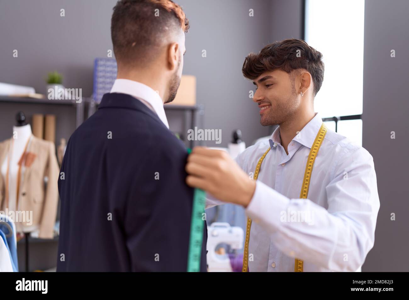 Measuring chest hi-res stock photography and images - Alamy