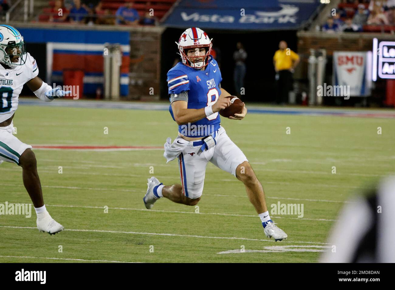 SMU quarterback Tanner Mordecai (8) carries against Tulane during the ...