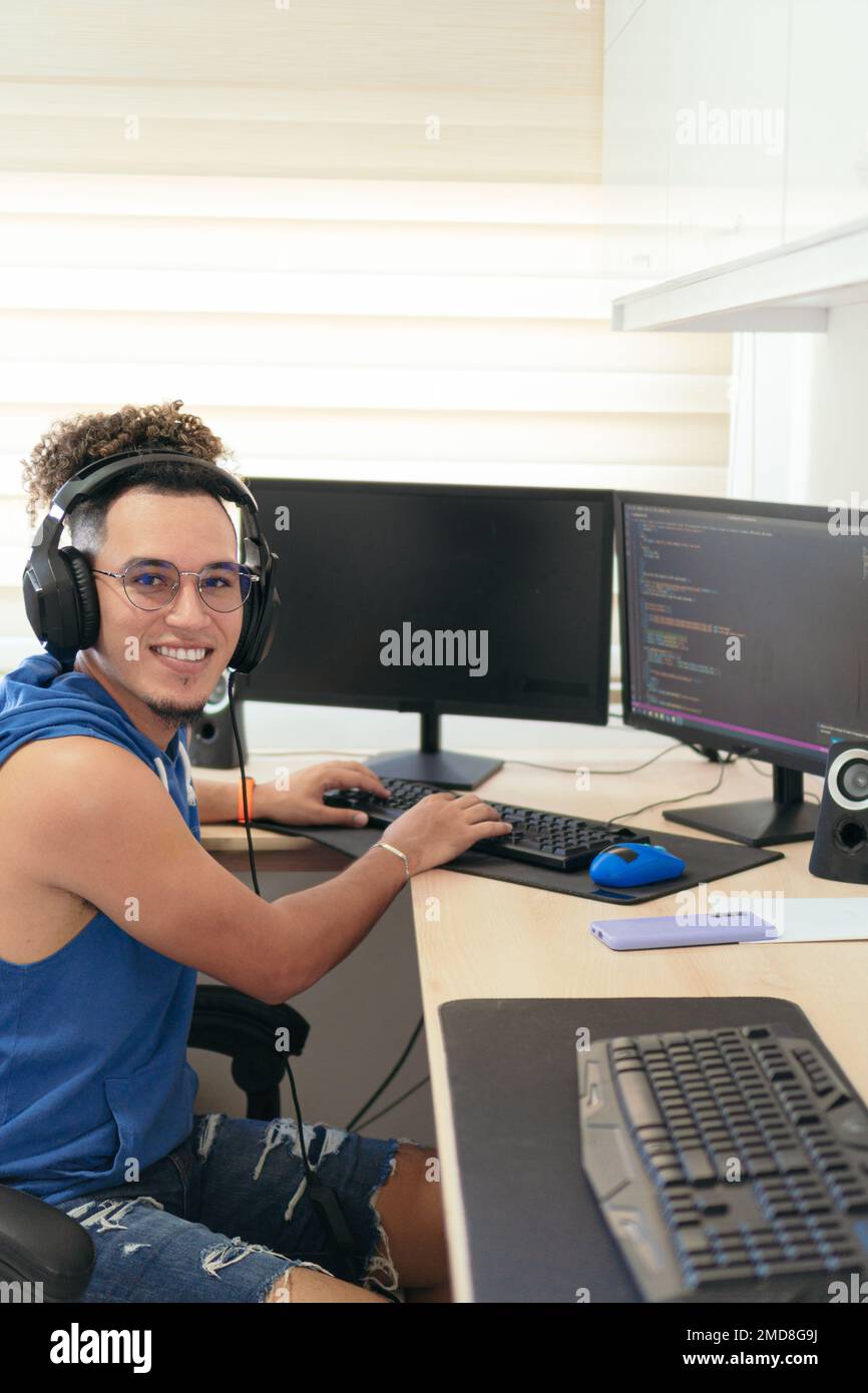 Coworker programmer hi-res stock photography and images - Alamy