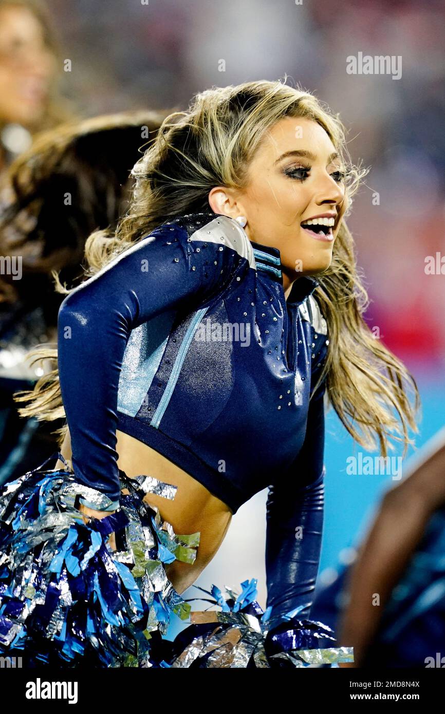 Tennessee Titans cheerleaders perform during a Monday Night NFL ...