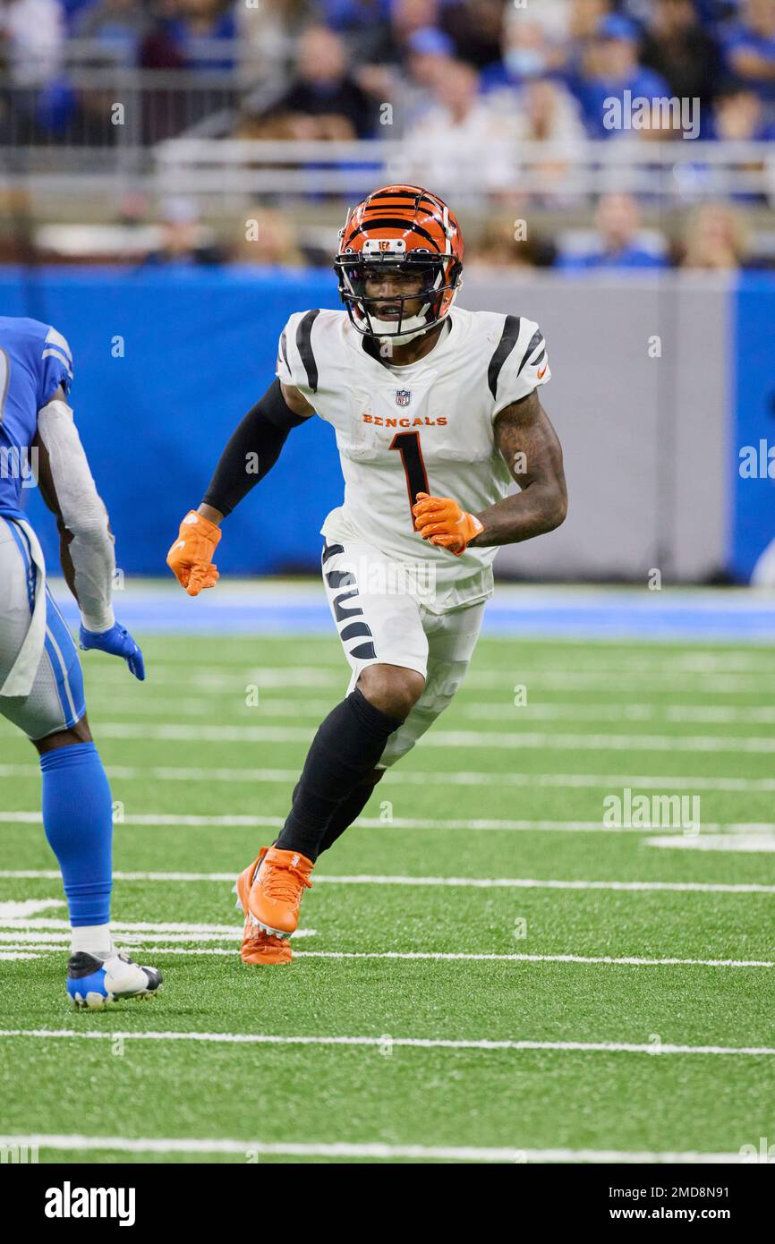 Cincinnati Bengals wide receiver Ja'Marr Chase (1) runs a route on ...