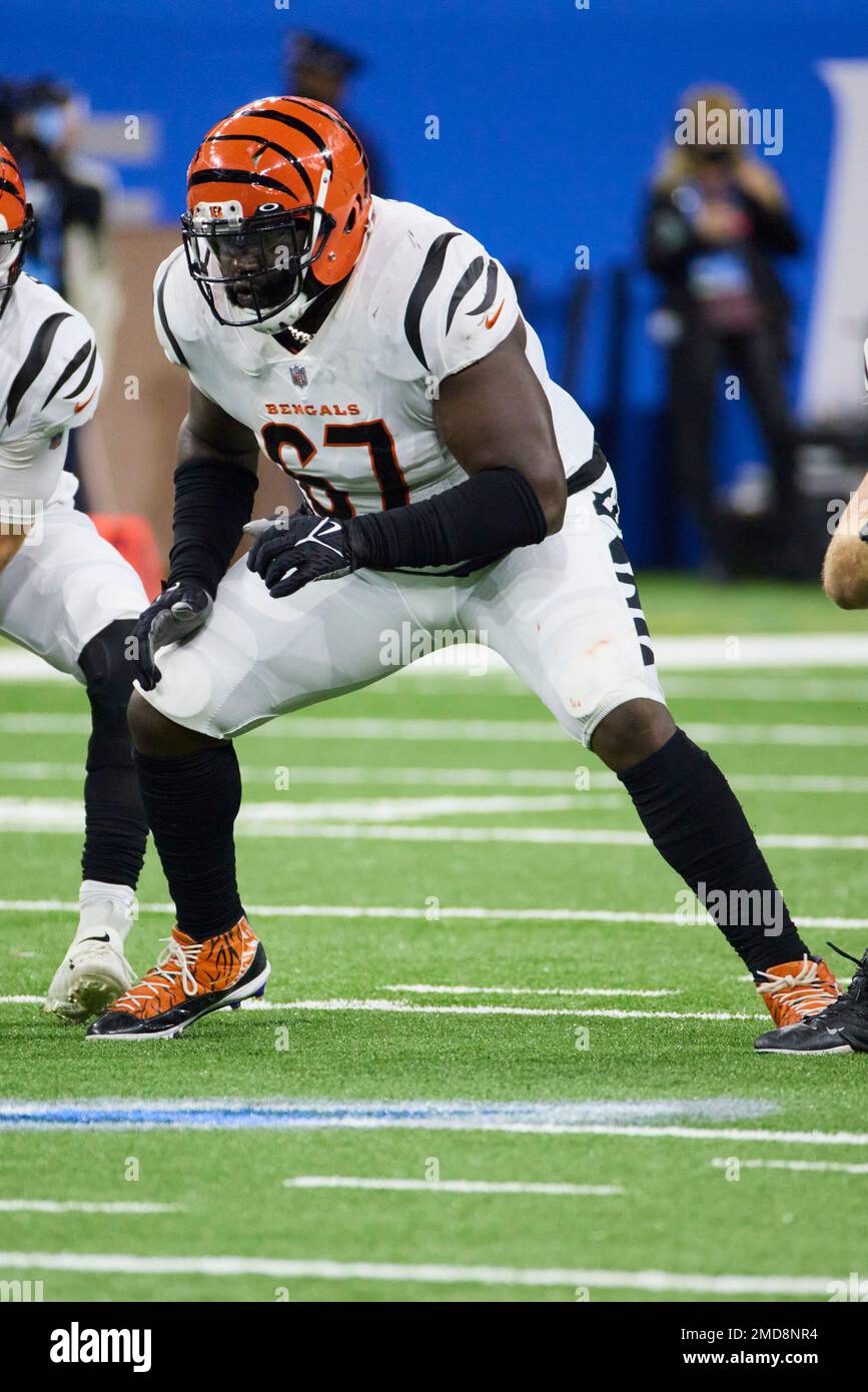 Cincinnati Bengals guard Quinton Spain (67) blocks against the Detroit ...