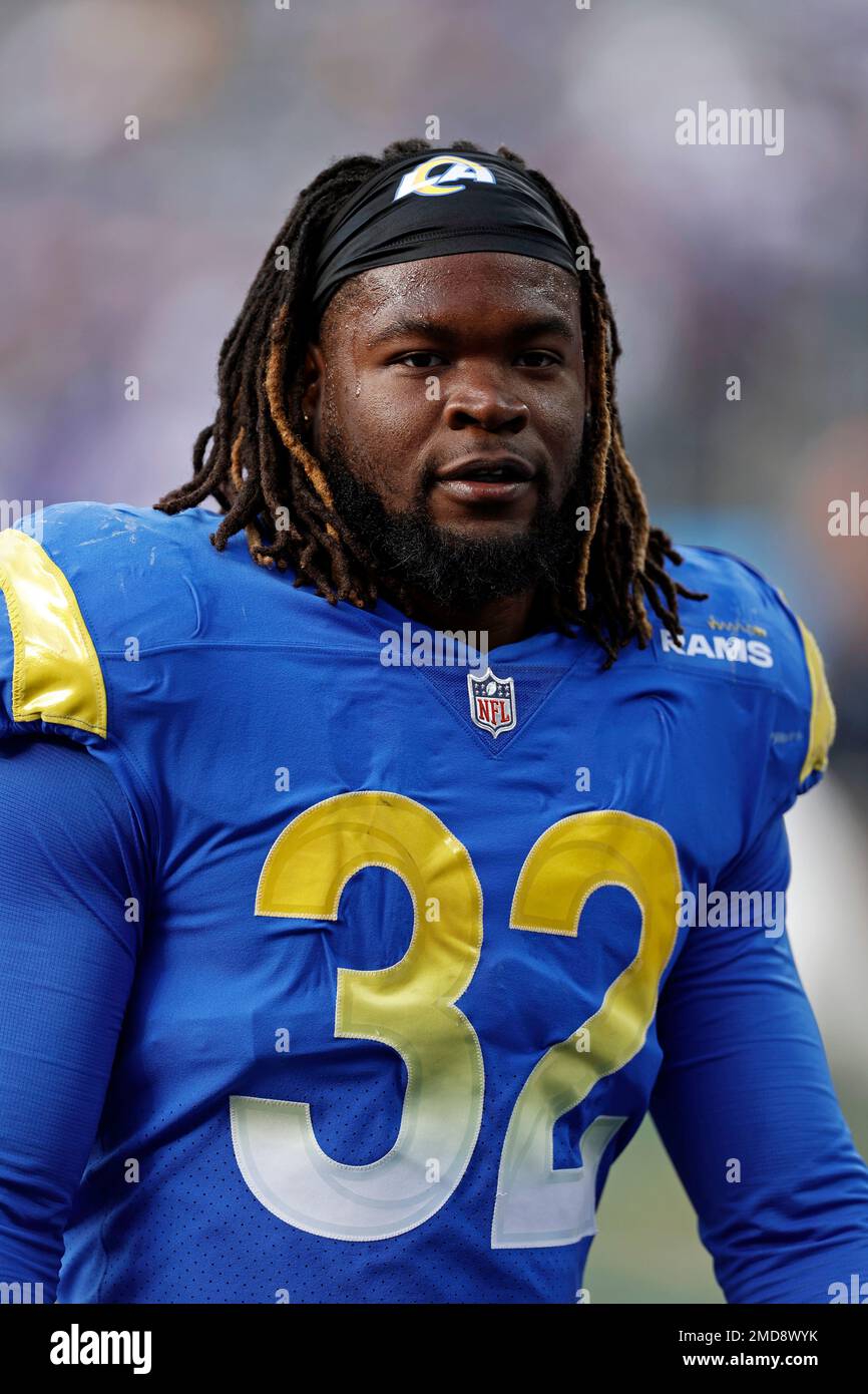 Los Angeles Rams linebacker Travin Howard (32) runs off the field ...