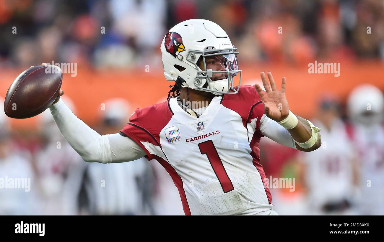 Arizona Cardinals quarterback Kyler Murray throws during the second ...