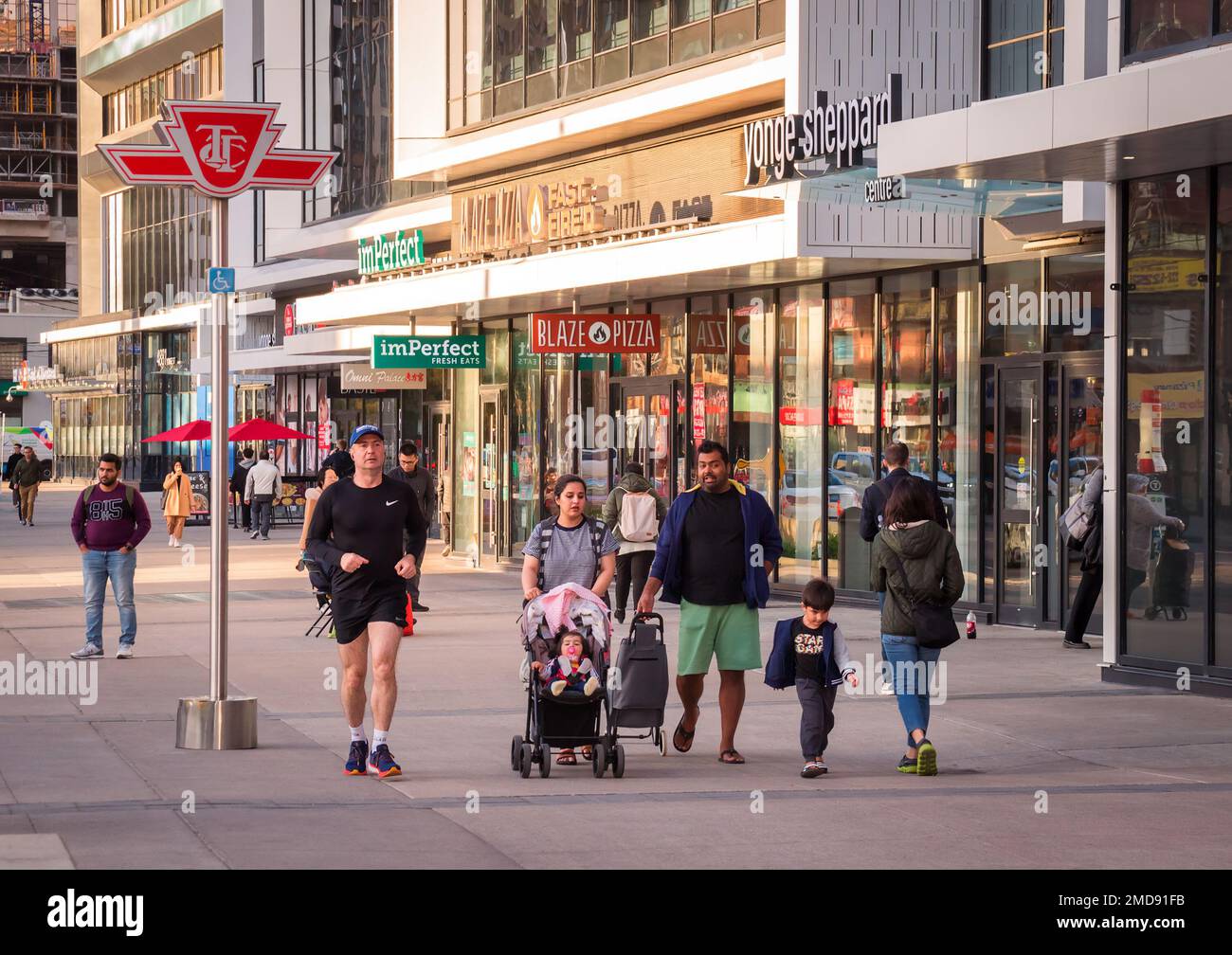 Front of yonge hi-res stock photography and images - Alamy