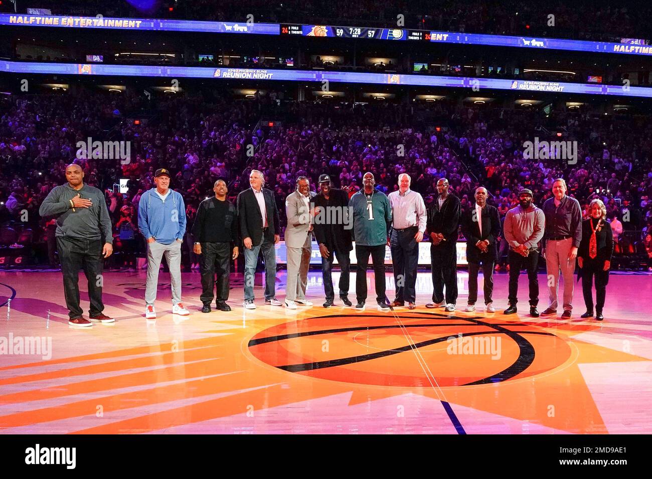 Former Phoenix Suns members from the 1992-93 Suns team were honored 30 ...