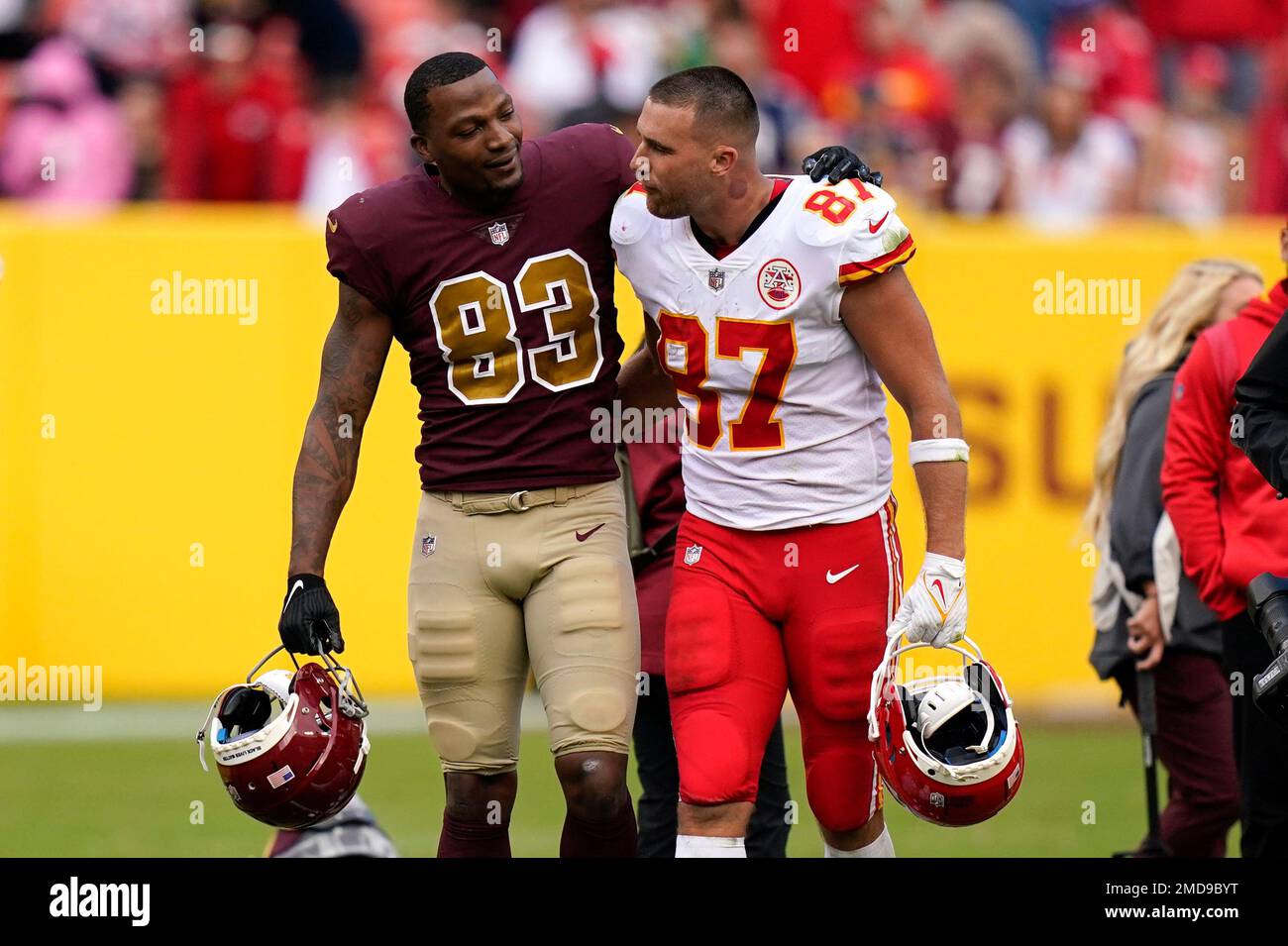 Washington Football Team tight end Ricky Seals-Jones, left, and Kansas ...