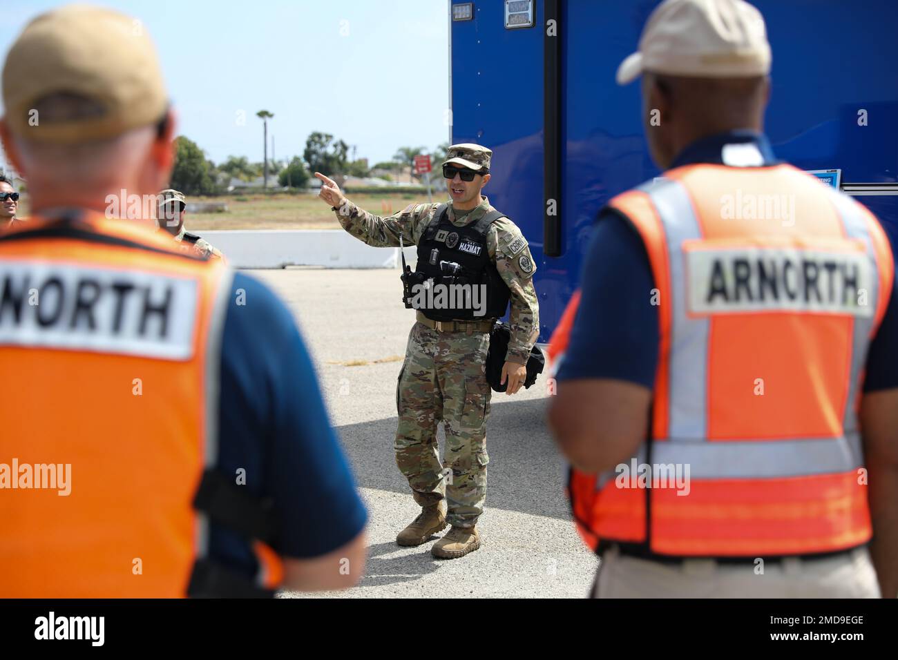 Members of the 9th Civil Support Team and the Civil Support Training ...