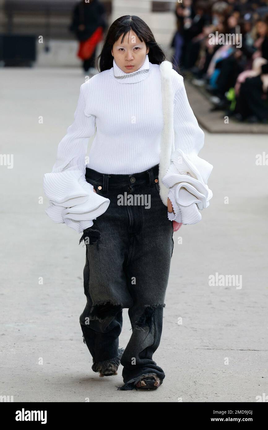 Paris, France. 22nd Jan, 2023. DOUBLET Fall/Winter 2023-24 Runway ...