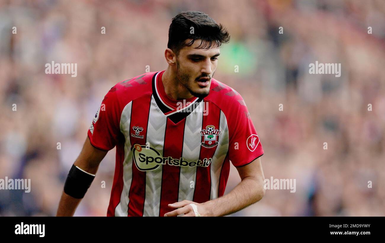 Southampton's Armando Broja in action during an English Premier League ...