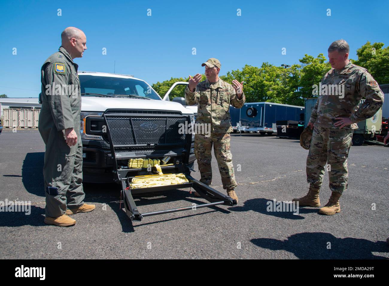 Police bumper grappler hi-res stock photography and images - Alamy