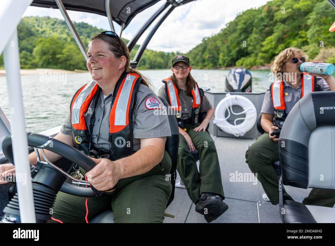 Karen Osler (left), a park ranger with U.S. Army Corps of Engineers ...