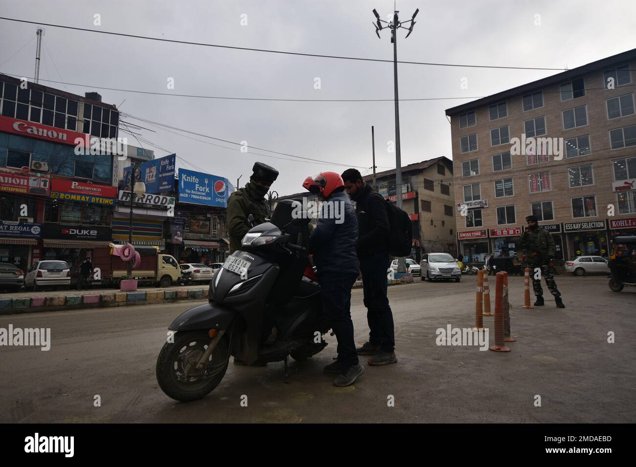 Indian paramilitary troopers frisk Kashmiri civilians in Srinagar ...