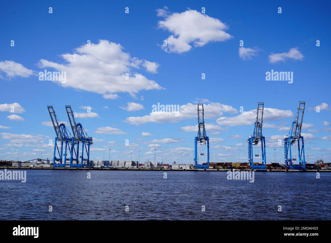 Idle shipping cranes along the Delaware River in Philadelphia ...