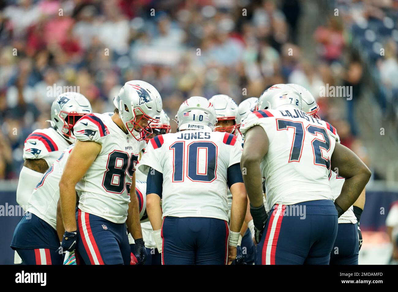 New England Patriots offensive huddle / group including Hunter Henry ...