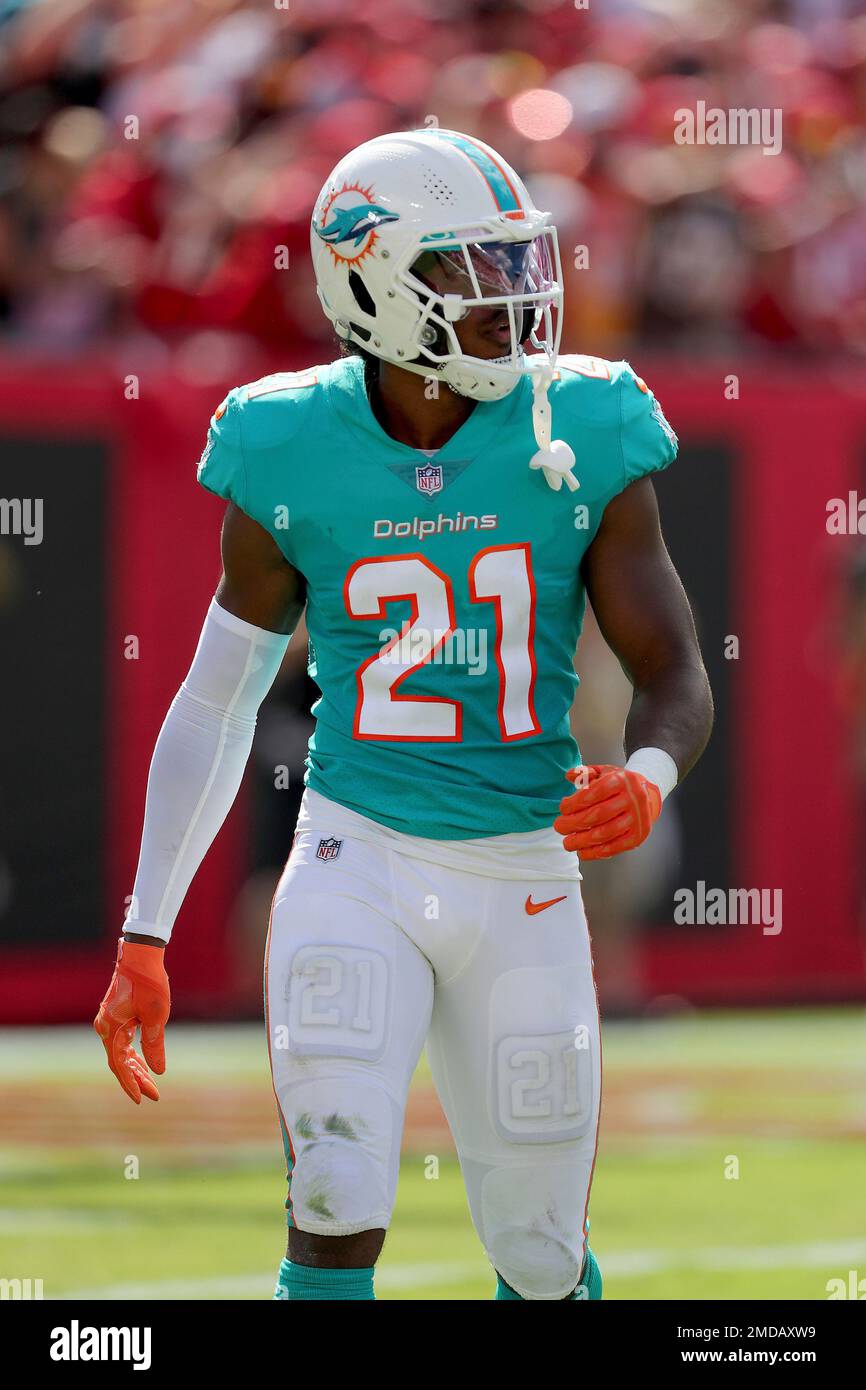 Miami Dolphins free safety Eric Rowe (21) readies himself during a NFL ...