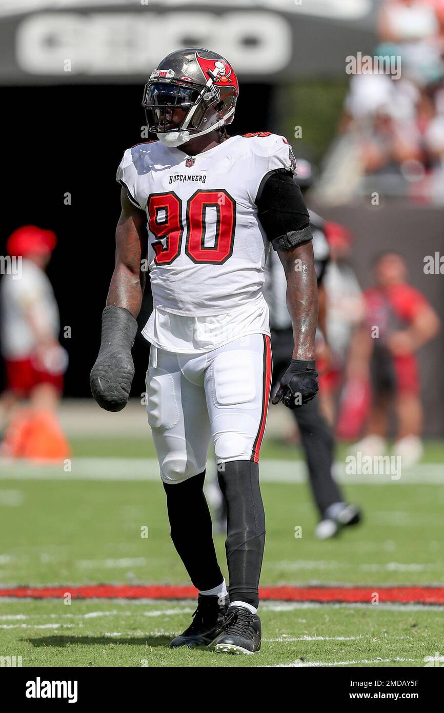 Tampa Bay Buccaneers outside linebacker Jason Pierre-Paul (90) readies ...