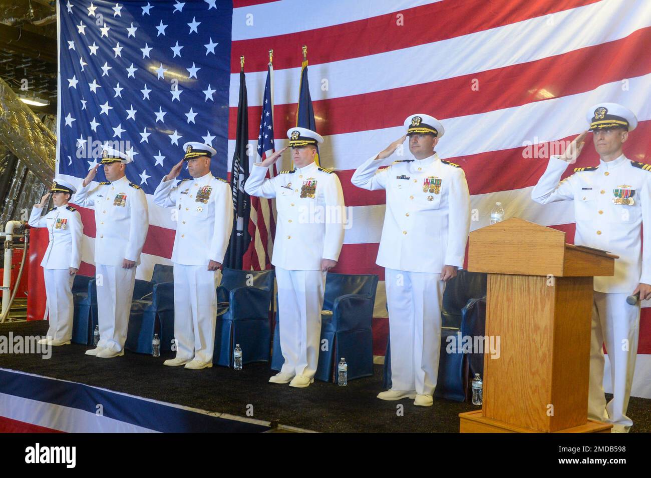 Uss cincinnati hi-res stock photography and images - Alamy