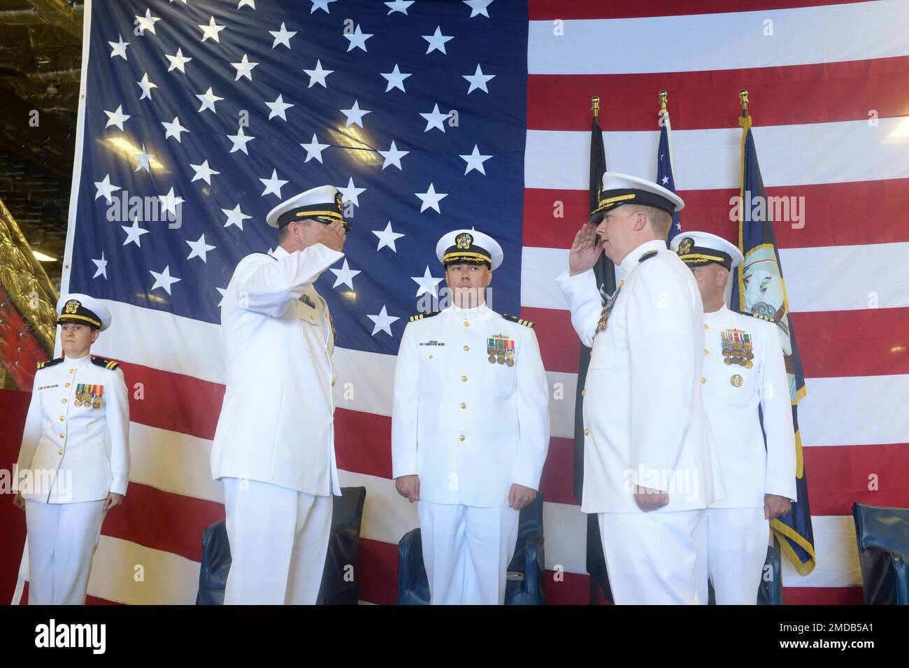 Uss cincinnati hi-res stock photography and images - Alamy