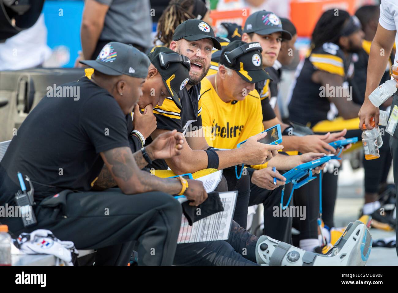 Pittsburgh Steelers quarterback Ben Roethlisberger (7) looks on during ...
