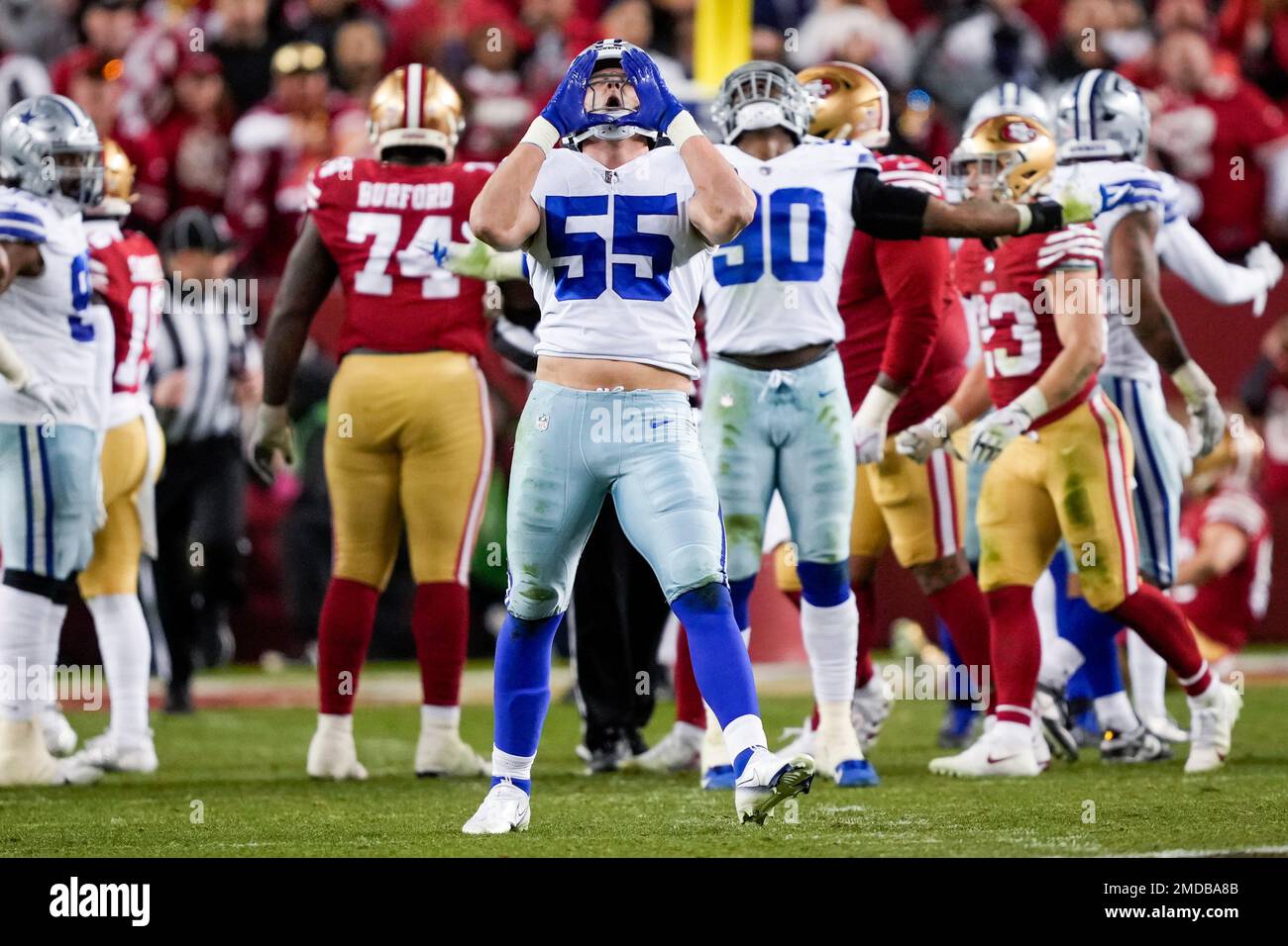 Dallas Cowboys linebacker Leighton Vander Esch (55) celebrates during ...