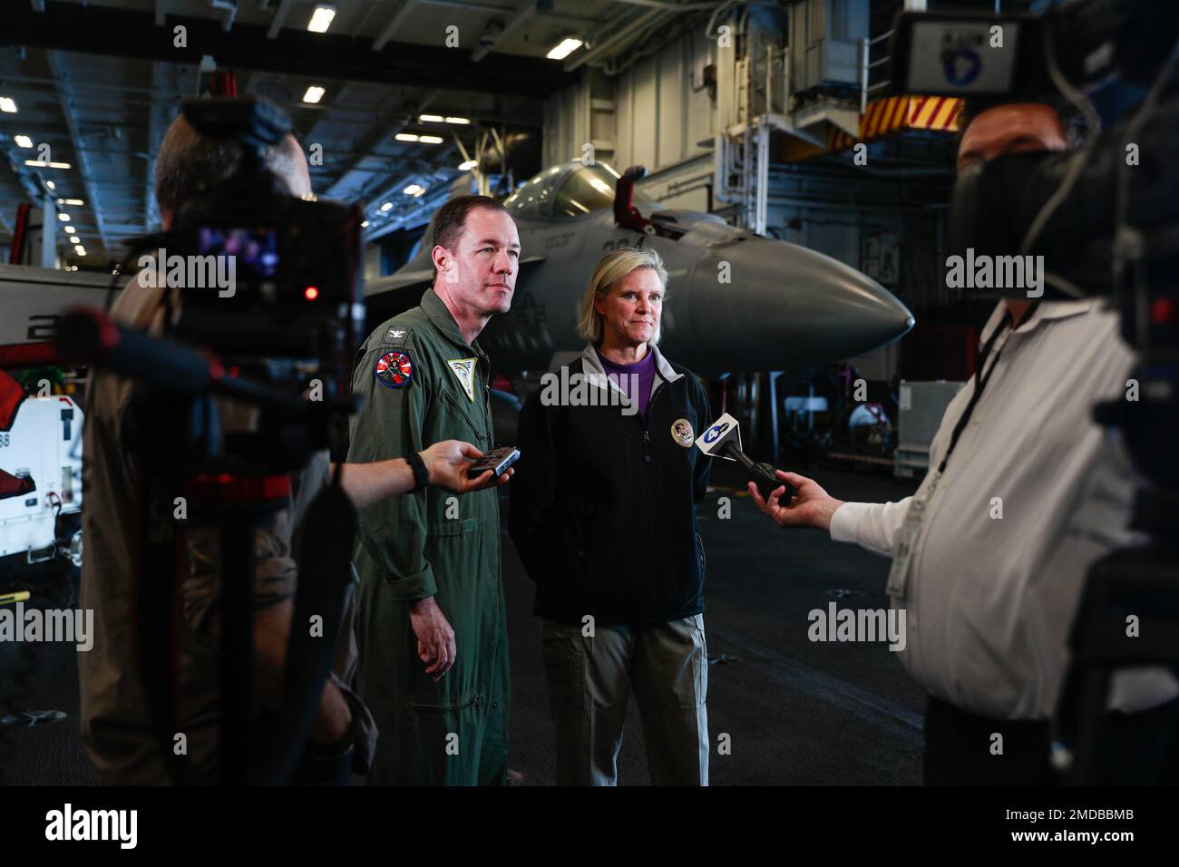 220715-N-CH260-1161 PACIFIC OCEAN (July 15, 2022) U.S. Navy Capt. Amy ...