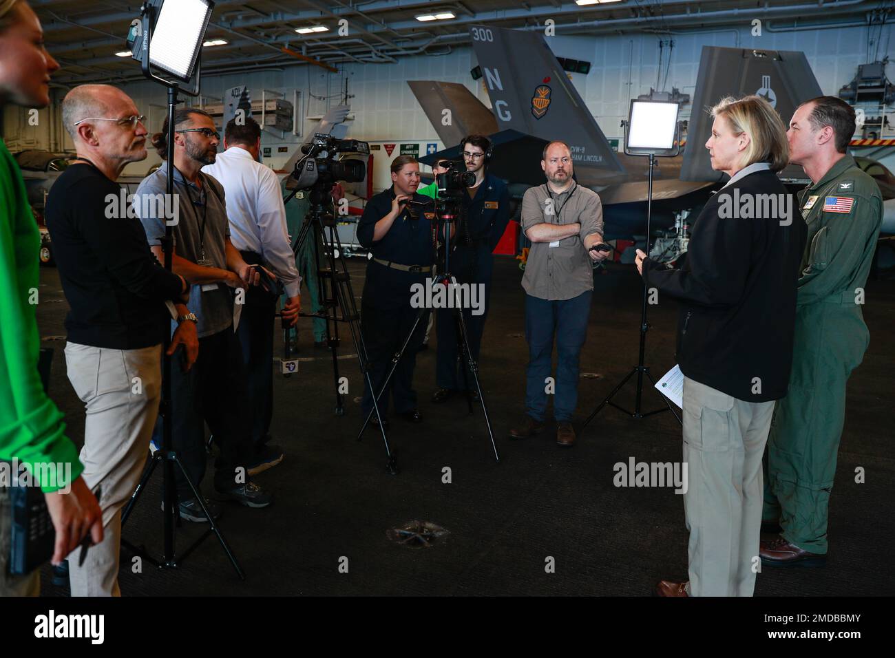 220715-N-CH260-1058 PACIFIC OCEAN (July 15, 2022) U.S. Navy Capt. Amy ...