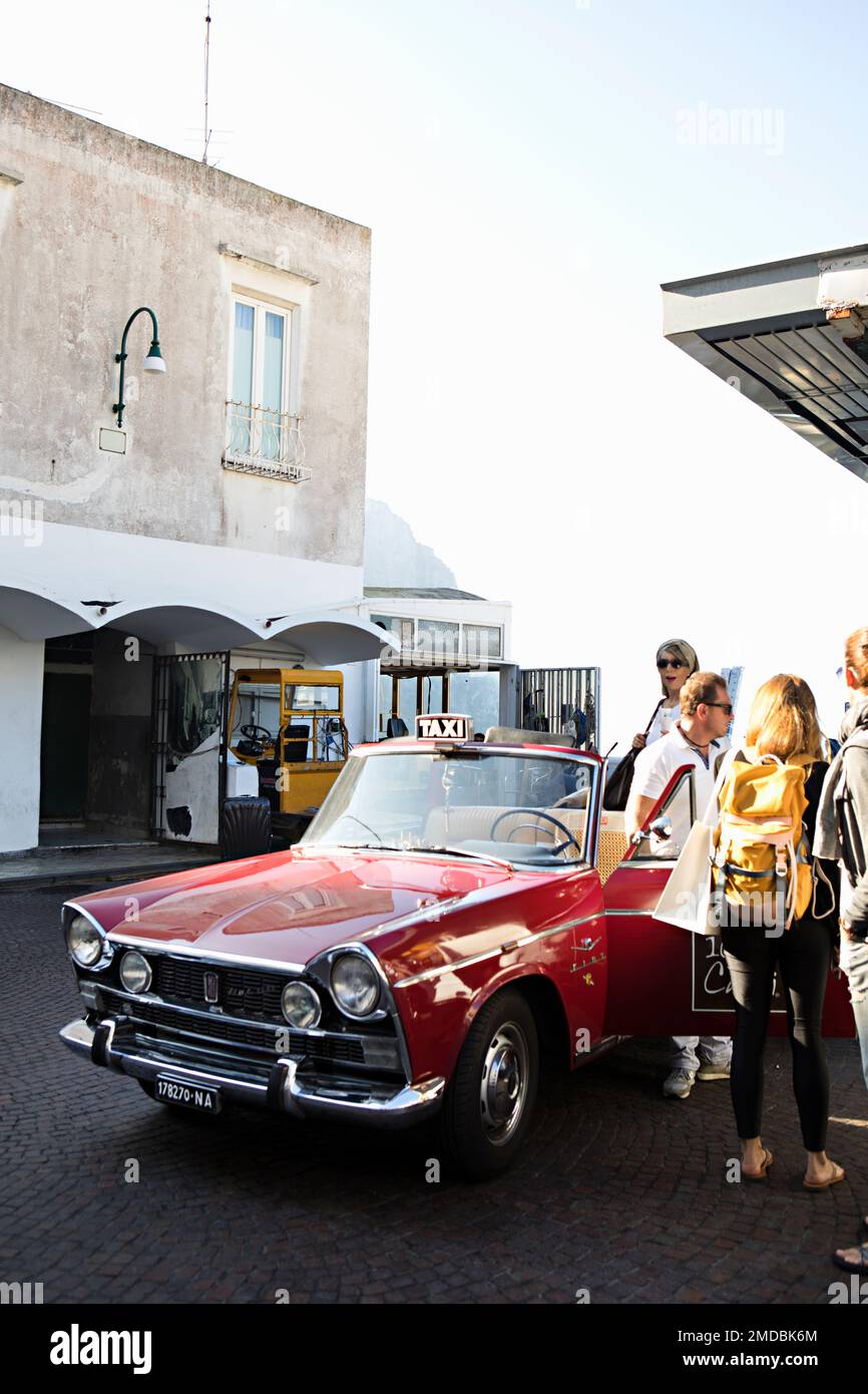 Capri taxi hi-res stock photography and images - Alamy