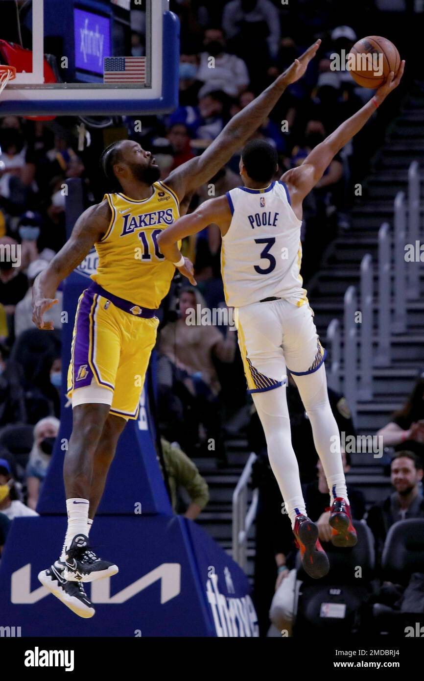 Golden State Warriors guard Jordan Poole (3) shoots over Los Angeles ...