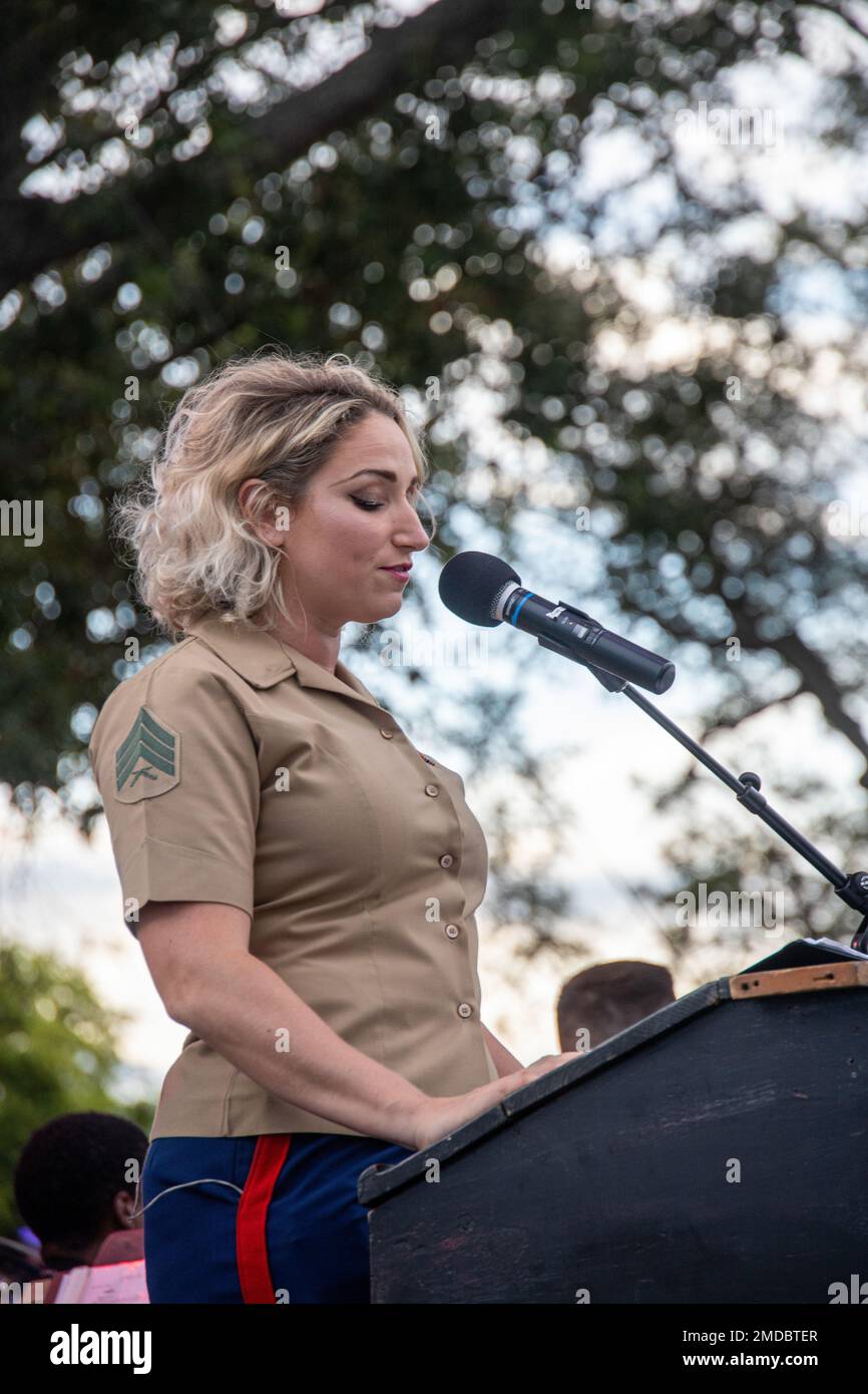 Sgt. Dana H. Reminsky, vocalist, Parris Island Marine Band, Marine ...
