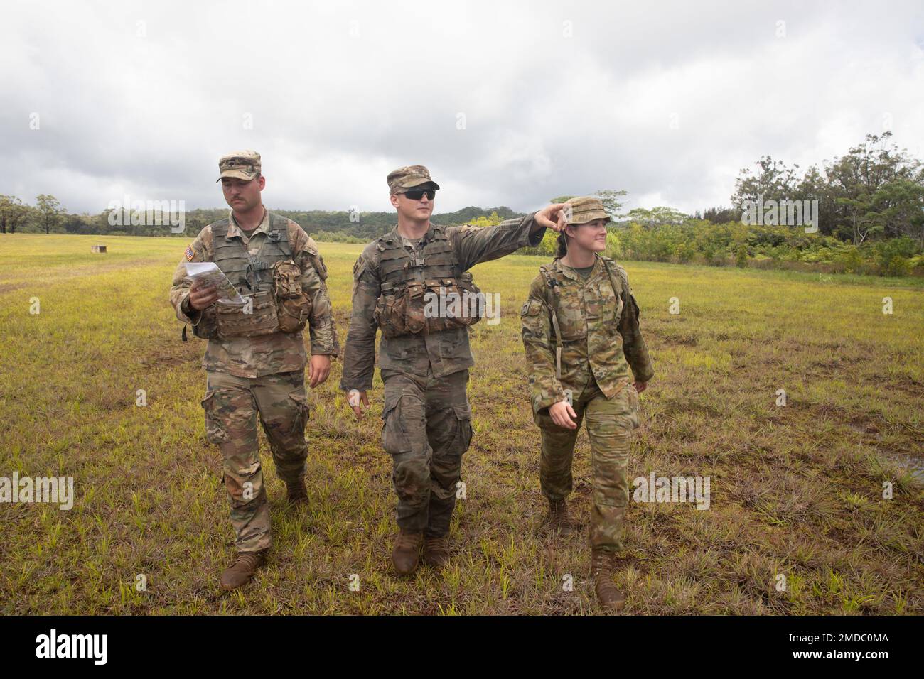 U.S. Army Soldiers assigned to the 95th Engineer Company, 130th ...