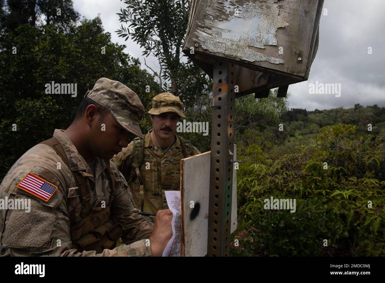 U.S. Army Soldiers assigned to the 95th Engineer Company, 130th ...