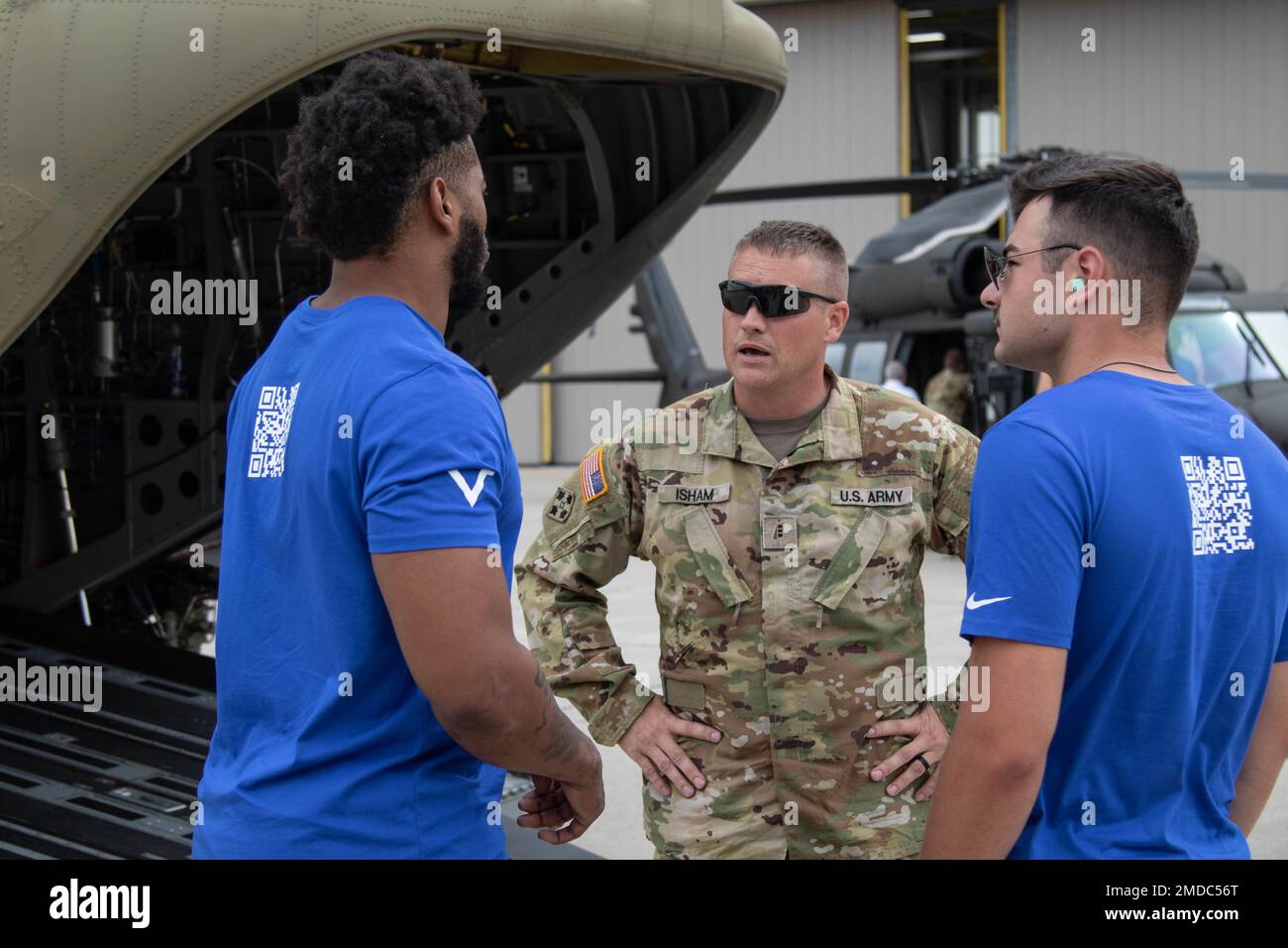 U.S. Army Chief Warrant Officer 3 Douglas Isham, a CH-47 Chinook ...