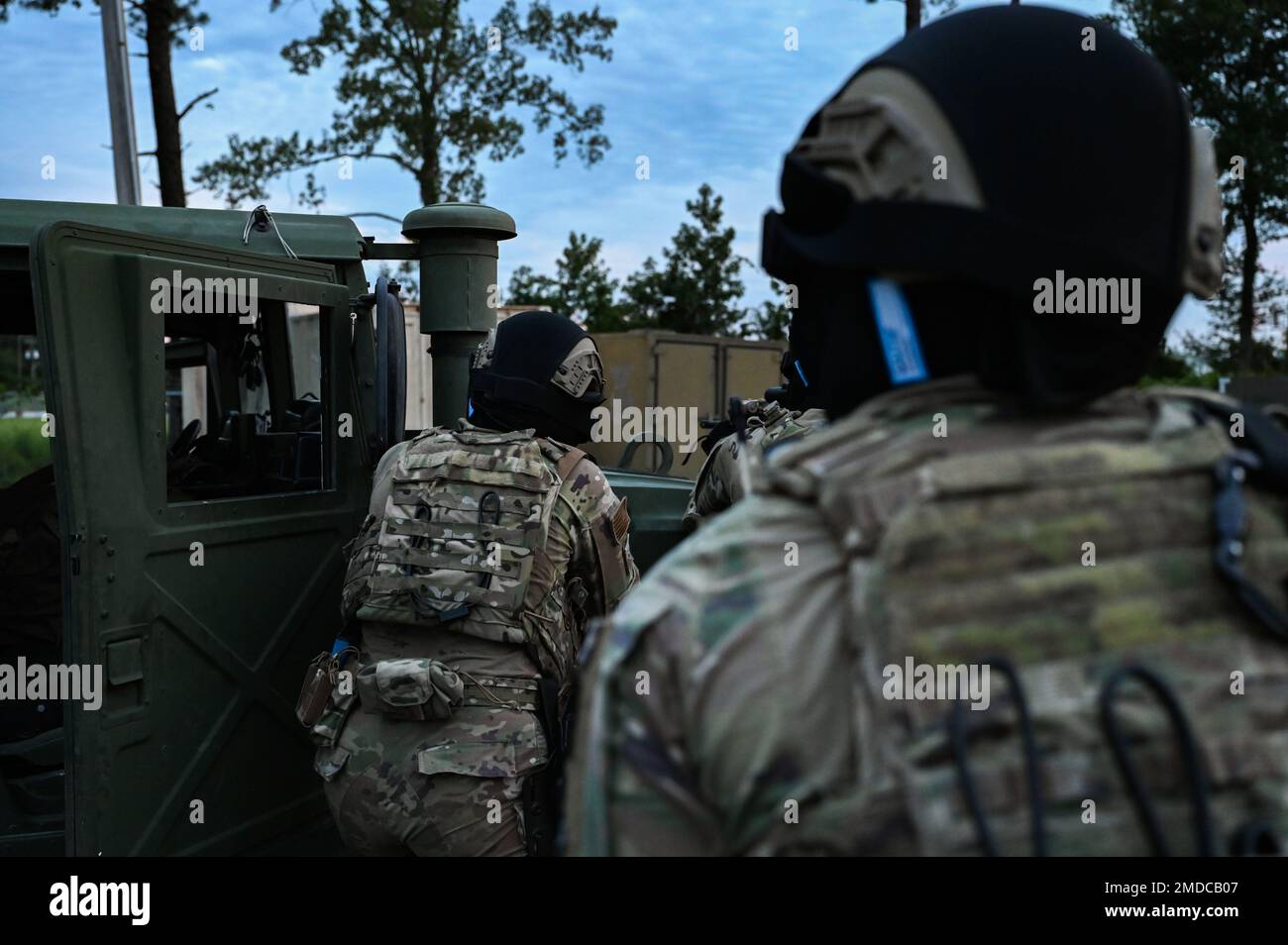 Georgia Air National Guardsmen from the 165th Security Forces Squadron ...