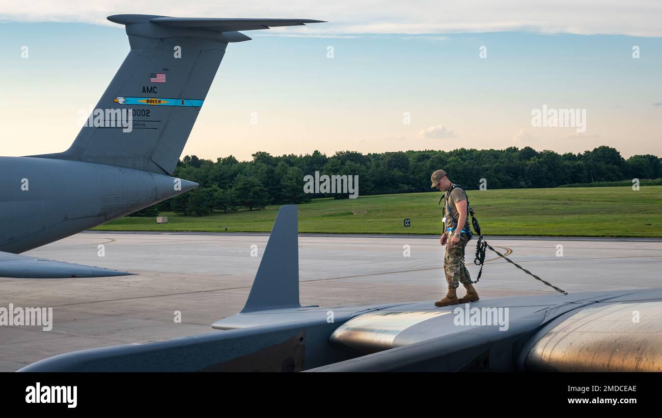 U.S. Air Force Tech. Sgt. Colin McCready, 712th Aircraft Maintenance ...