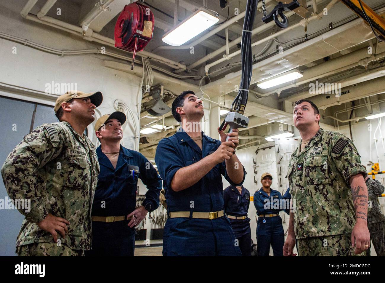 SAN DIEGO (July 15, 2022) Midshipmen aboard USS Boxer learn how to ...