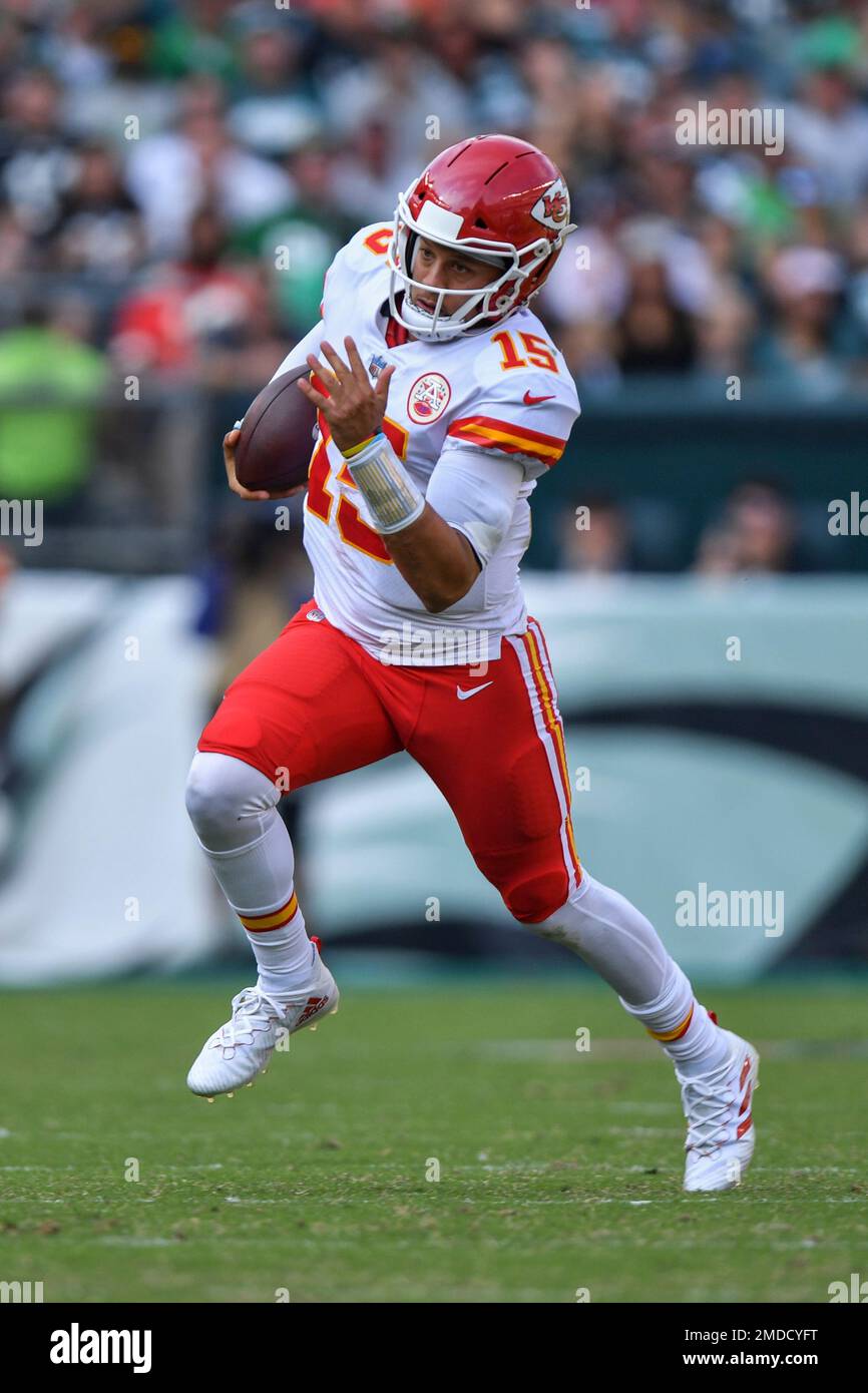 Kansas City Chiefs quarterback Patrick Mahomes (15) runs the ball ...