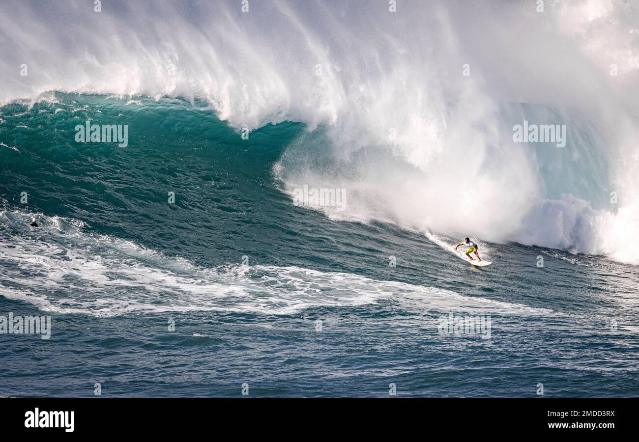 Haleiwa, HI, USA. 22nd Jan, 2023. Luke Shepardson wins the 2023 Eddie ...